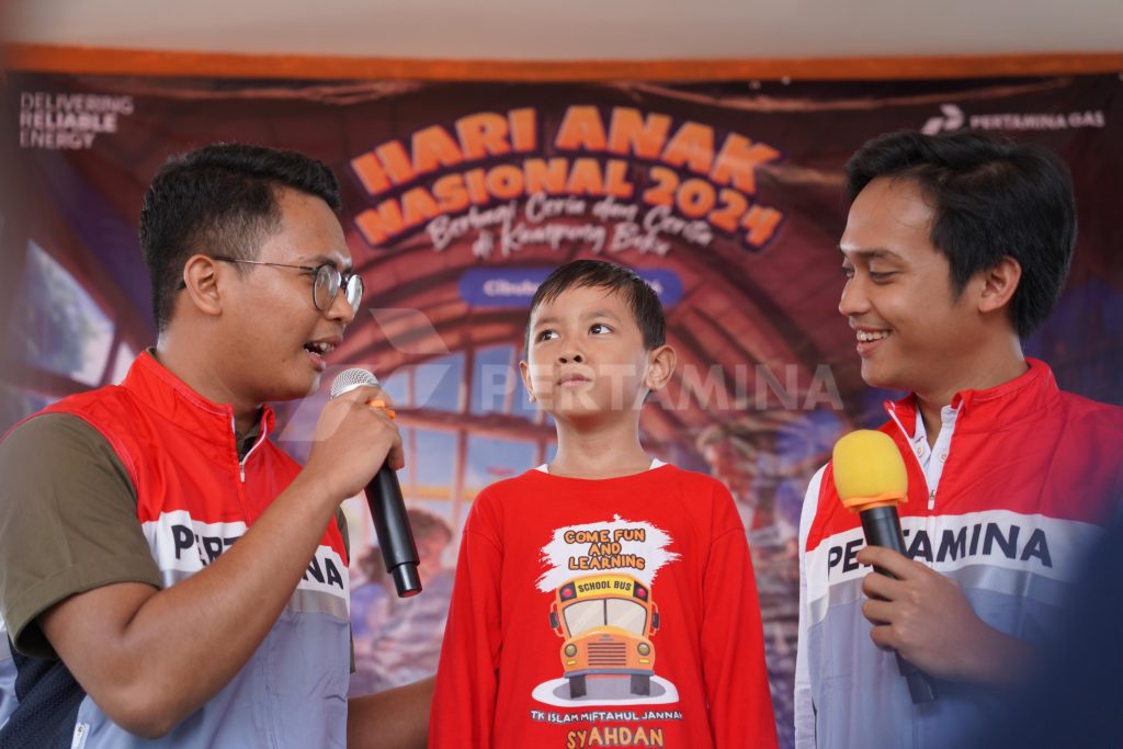 Hari Anak Nasional 2024 : Pertagas Berbagi Ceria dan Cerita Bersama Anak-Anak Kampung Buku ...